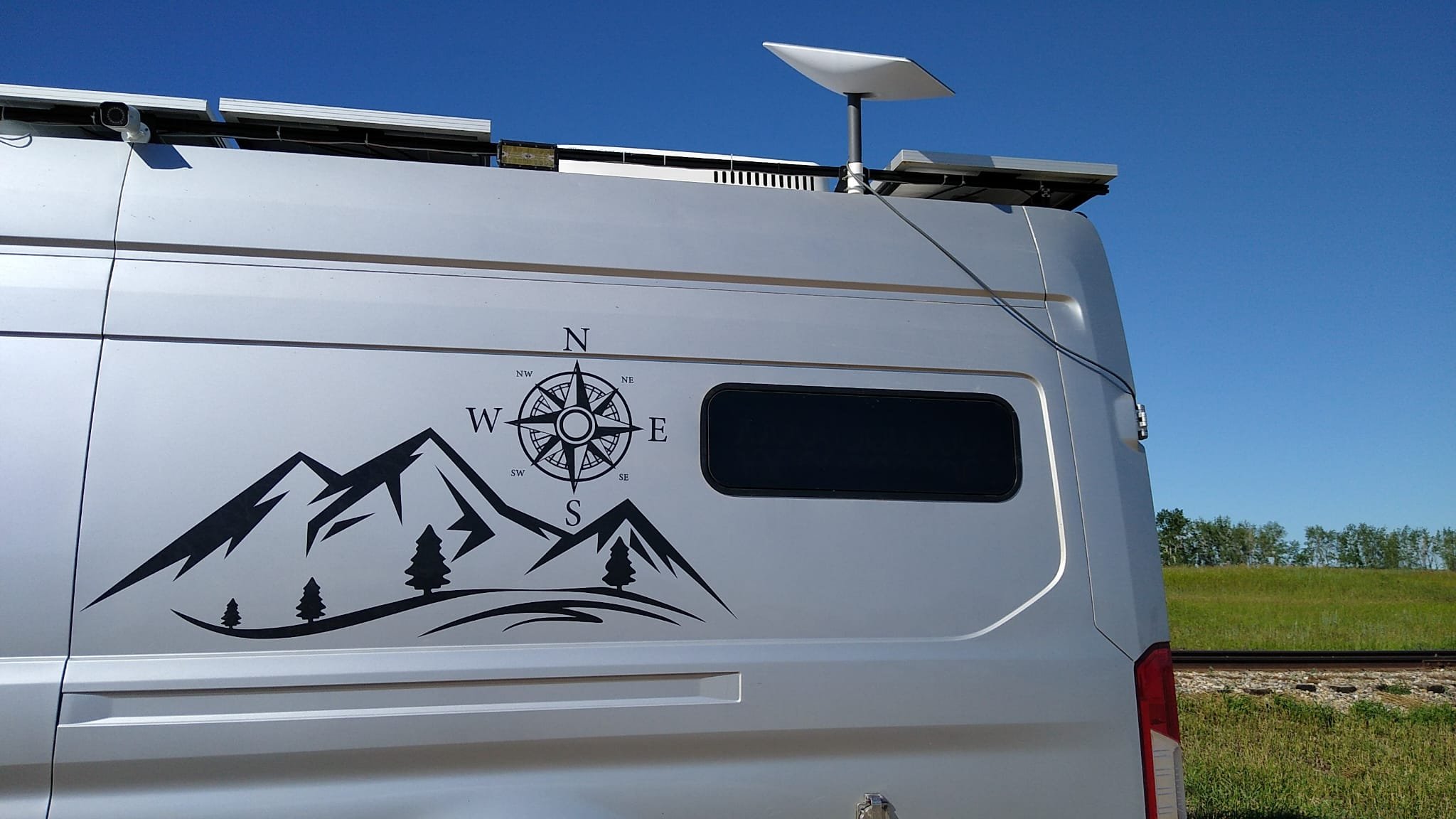 Starlink - satelitarny Internet do kampera - Inne - Karawaning.pl