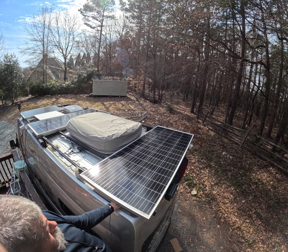 Starlink - satelitarny Internet do kampera - Inne - Karawaning.pl